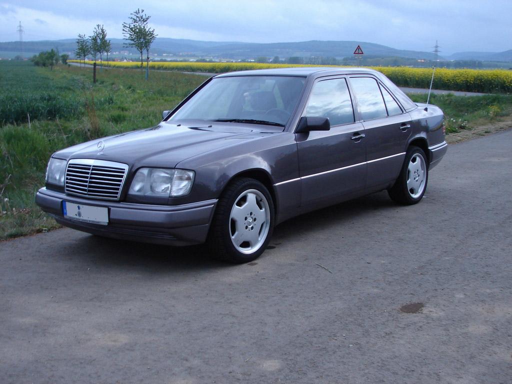 Mercedes-Benz 220 (W124) 220 E (150 Hp)